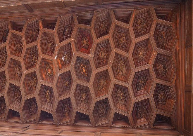 El bello artesonado del Palacio de Antonio de Mendoza, detalle ...