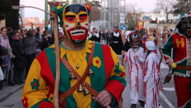 Botargas, vaquillones, diablos, mascaritas, mojigangas, chocolateros ...