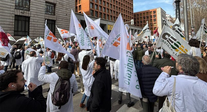 Un 43% de médicos de la sanidad pública de Castilla La Mancha ha ...